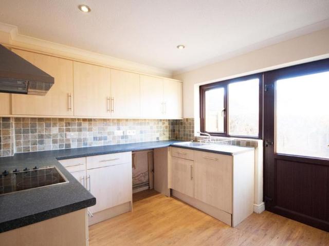2 bedroom end of terrace house to rent
