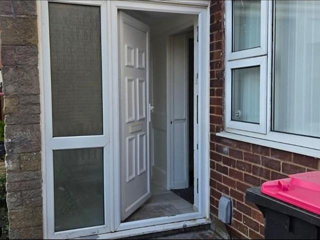 2 bedroom end of terrace house to rent