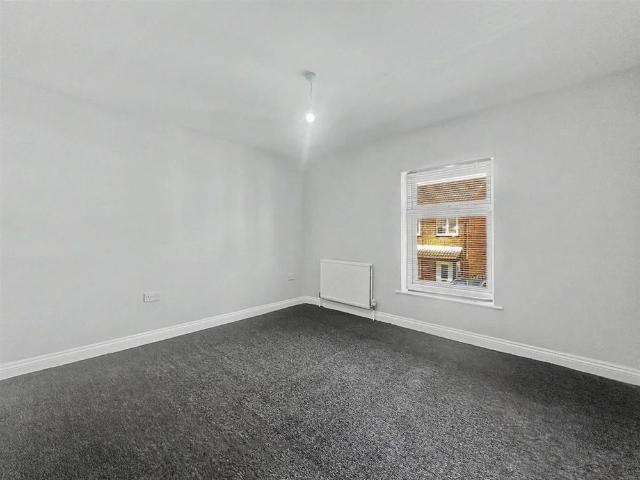 2 bedroom end of terrace house to rent