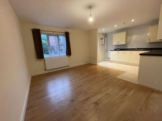 2 bedroom end of terrace house to rent