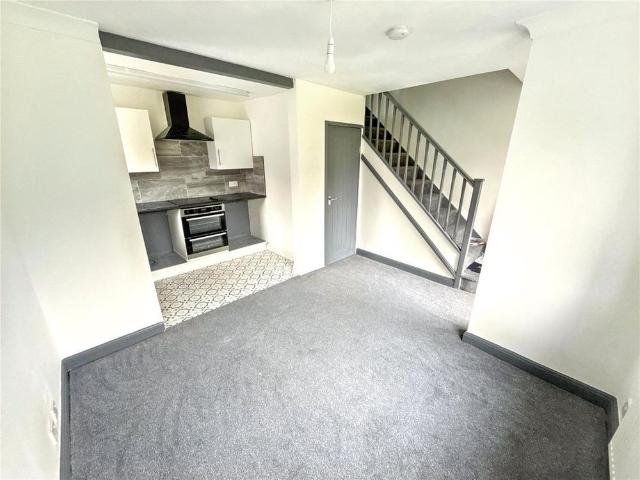2 bedroom end of terrace house to rent