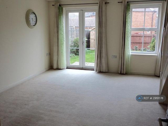 2 bedroom end of terrace house to rent