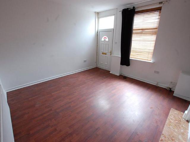 2 bedroom end of terrace house to rent