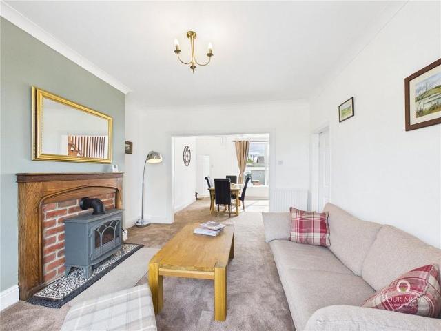 2 bedroom end of terrace house to rent