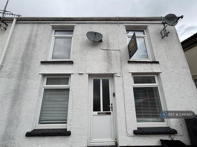 2 bedroom end of terrace house to rent
