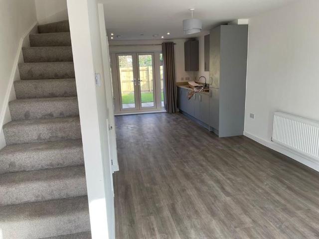 2 bedroom end of terrace house to rent