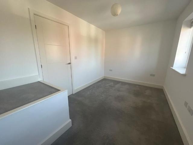 2 bedroom end of terrace house to rent