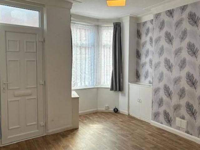 2 bedroom end of terrace house to rent