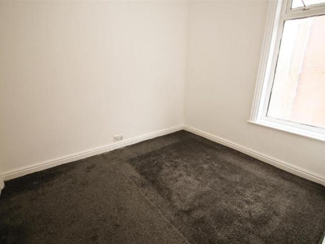 2 bedroom end of terrace house to rent