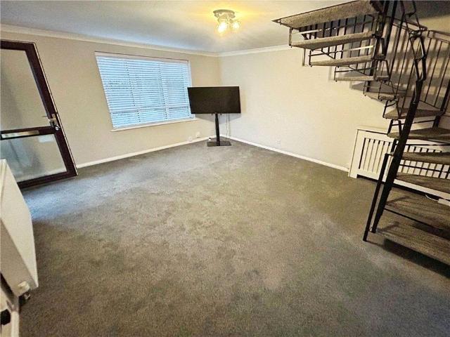 2 bedroom end of terrace house to rent