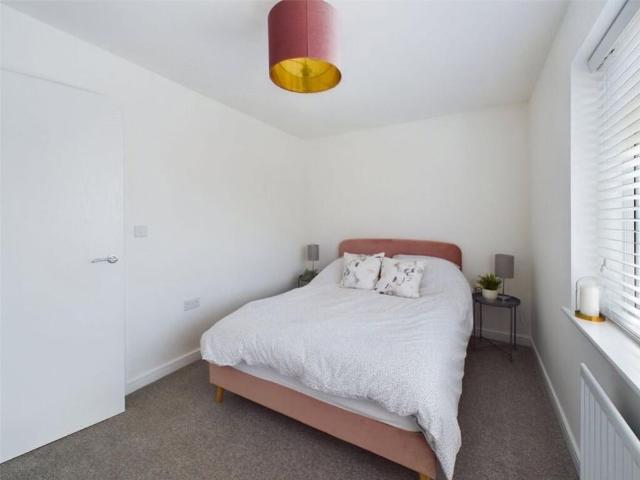 2 bedroom end of terrace house to rent