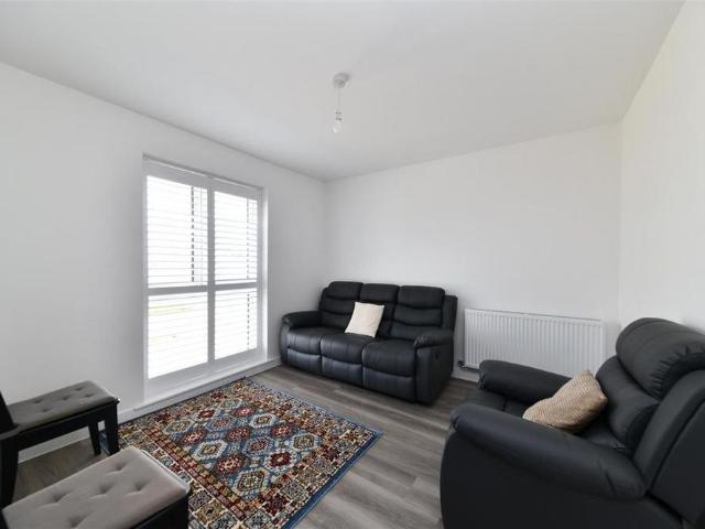 2 bedroom end of terrace house to rent