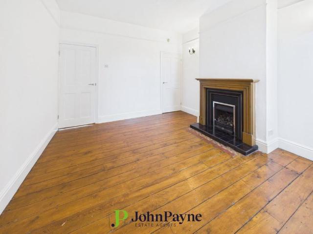 2 bedroom end of terrace house to rent