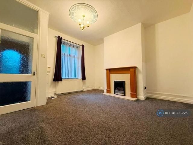 2 bedroom end of terrace house to rent