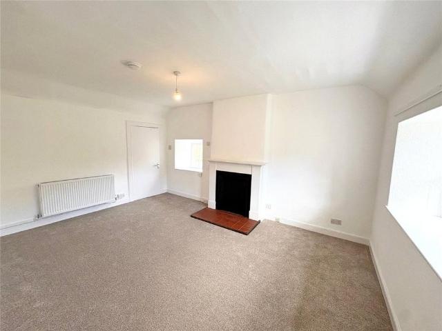 2 bedroom end of terrace house to rent