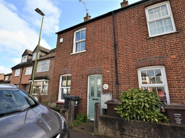 2 bedroom end of terrace house to rent