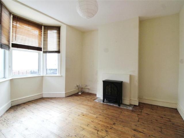2 bedroom end of terrace house to rent