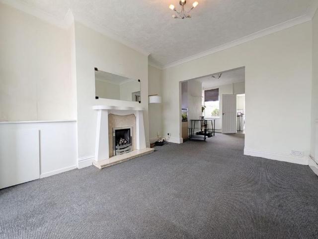 2 bedroom end of terrace house to rent