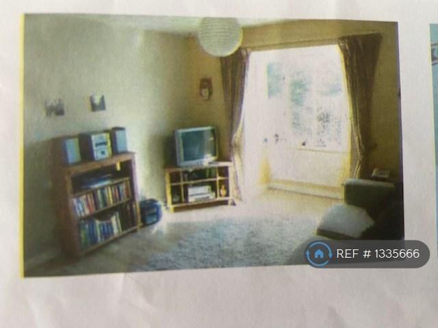 2 bedroom end of terrace house to rent