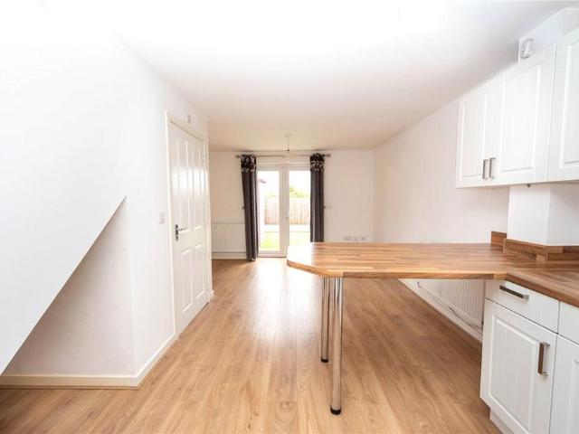 2 bedroom end of terrace house to rent