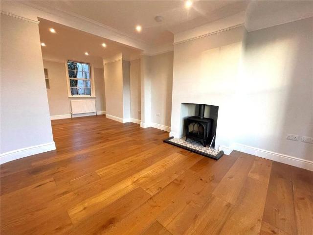 2 bedroom end of terrace house to rent