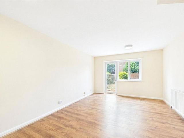 2 bedroom end of terrace house to rent