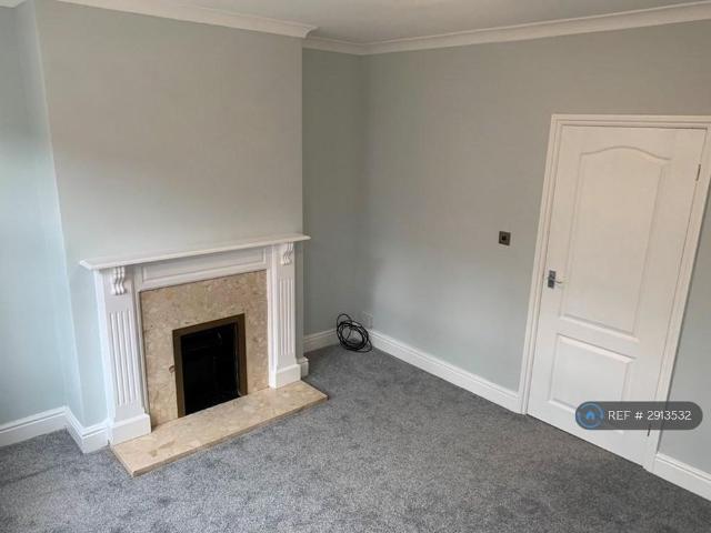 2 bedroom end of terrace house to rent