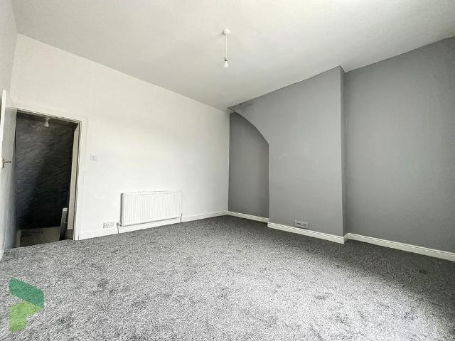 2 bedroom end of terrace house to rent