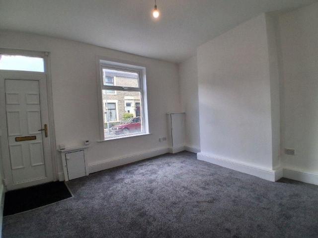 2 bedroom end of terrace house to rent