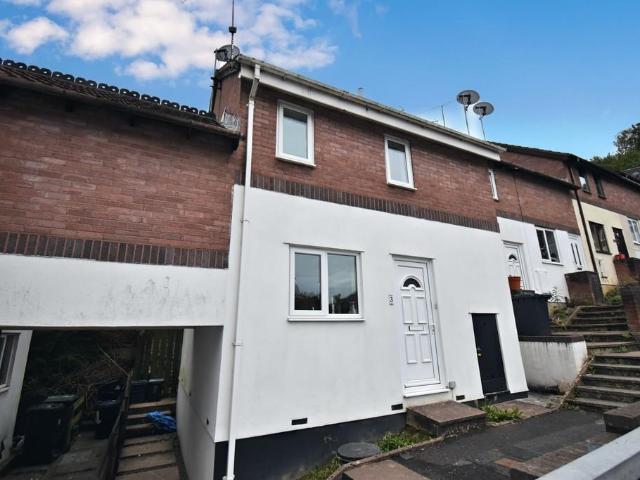 2 bedroom end of terrace house to rent