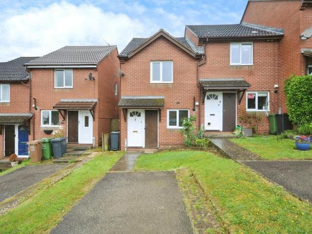 2 bedroom end of terrace house to rent