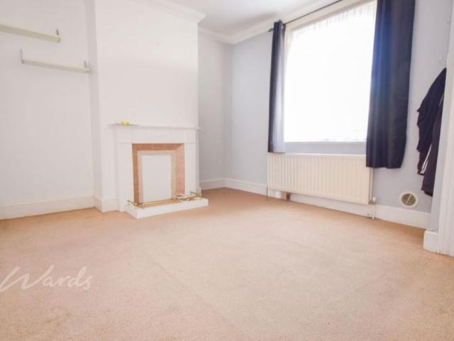2 bedroom end of terrace house to rent