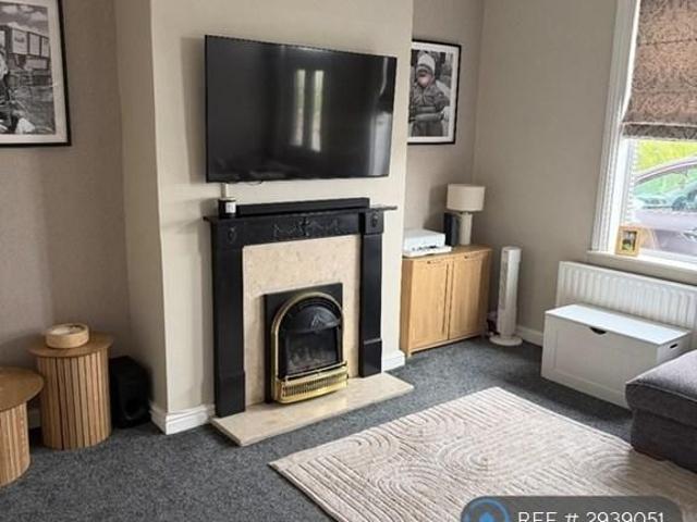 2 bedroom end of terrace house to rent