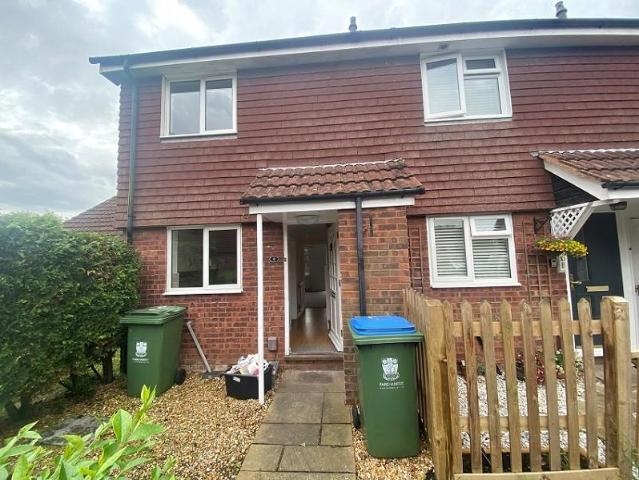2 bedroom end of terrace house to rent