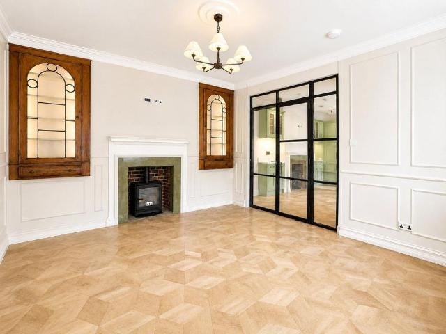 2 bedroom end of terrace house to rent