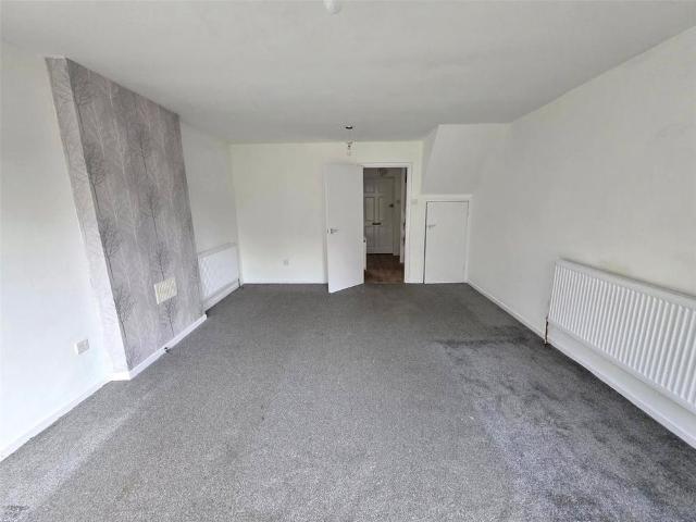2 bedroom end of terrace house to rent