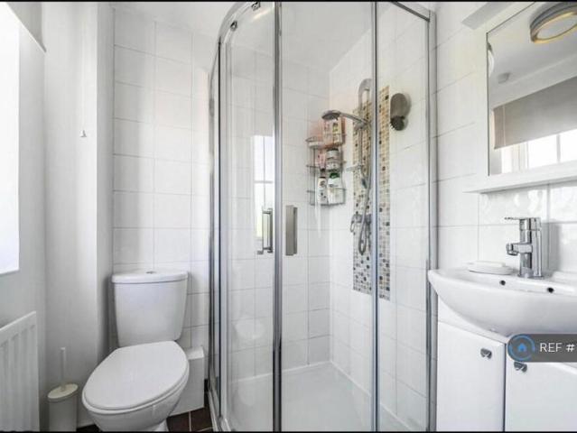 2 bedroom end of terrace house to rent