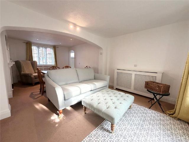 2 bedroom end of terrace house to rent