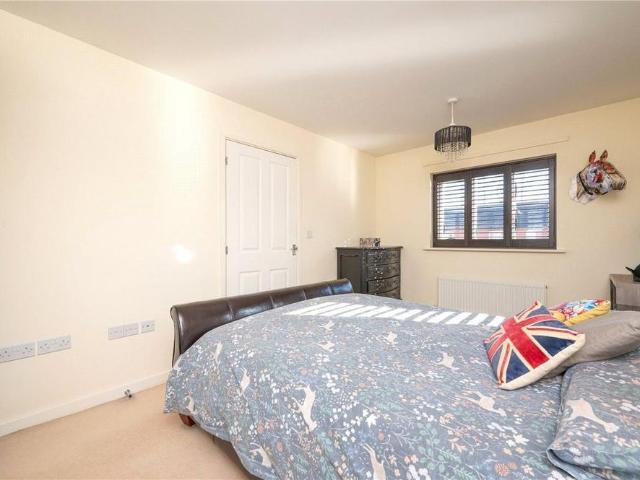 2 bedroom end of terrace house to rent
