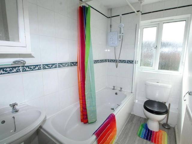 2 bedroom end of terrace house to rent