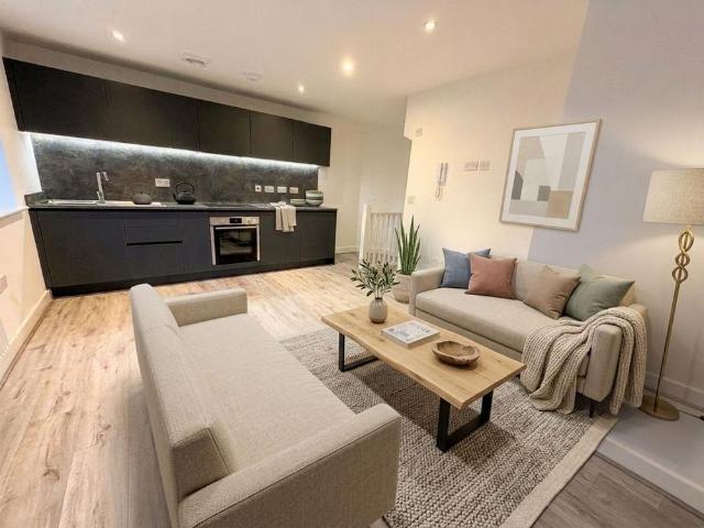 2 bedroom end of terrace house to rent