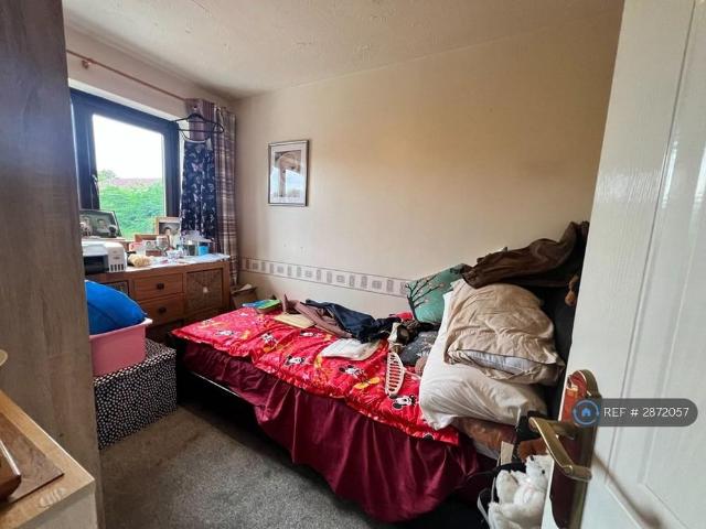2 bedroom end of terrace house to rent