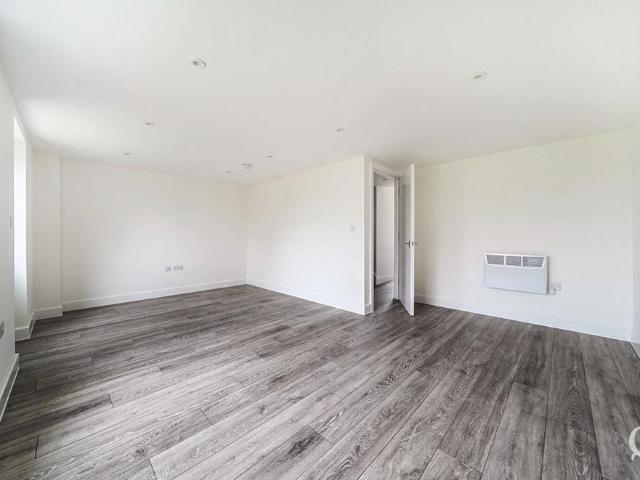 2 bedroom end of terrace house to rent