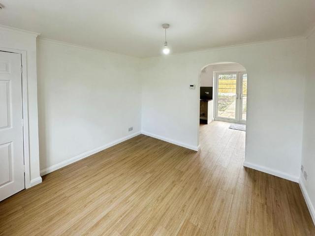 2 bedroom end of terrace house to rent
