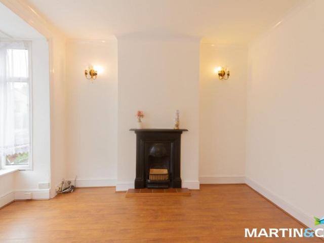2 bedroom end of terrace house to rent