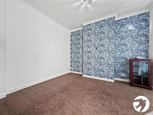 2 bedroom end of terrace house to rent