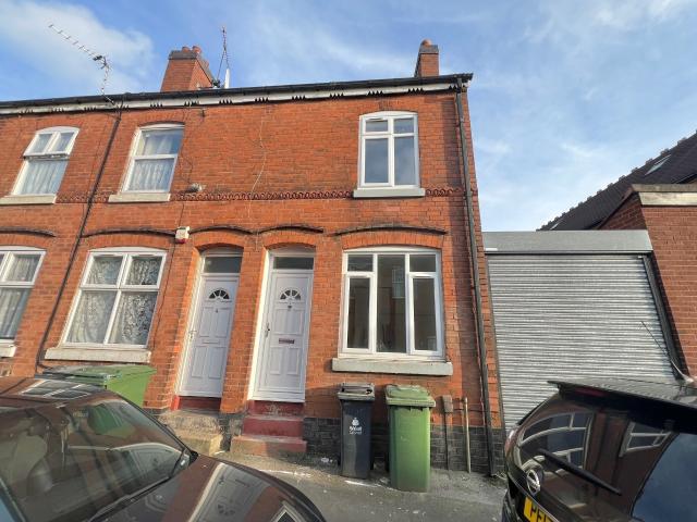 2 bedroom end of terrace house to rent