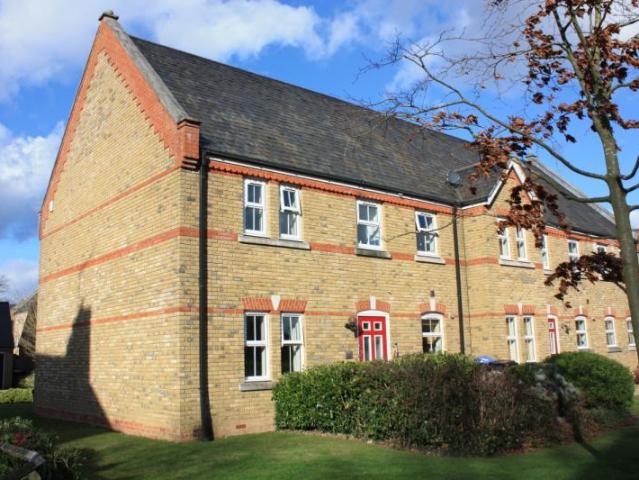 2 bedroom end of terrace house to rent