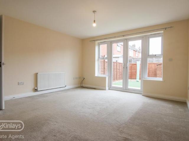 2 bedroom end of terrace house to rent