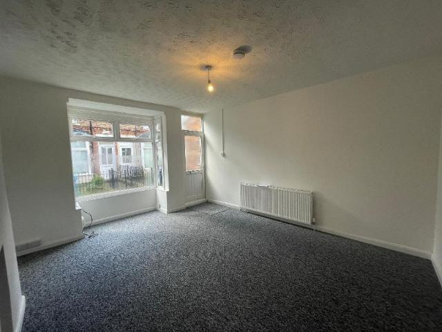 2 bedroom end of terrace house to rent